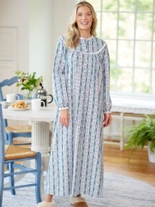 Lanz of Salzburg Flannel Nightgown Cranberry Tyrolean